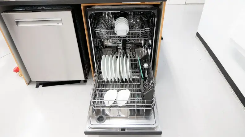 Maytag MDB4949SKZ dishwasher review: A good budget buy at new price ...